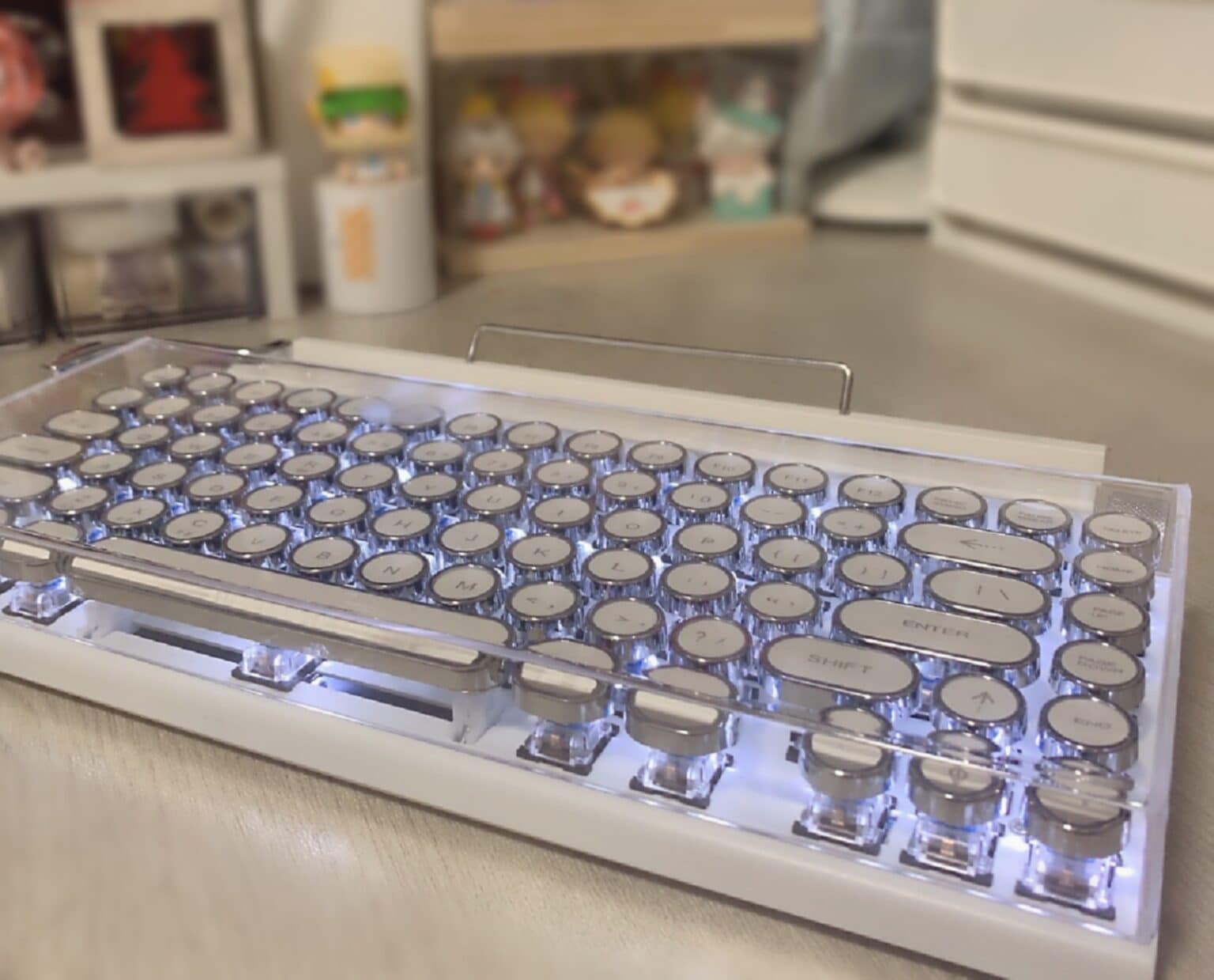 Classic Typewriter Bluetooth Keyboard with Stand - White | The PNK Stuff